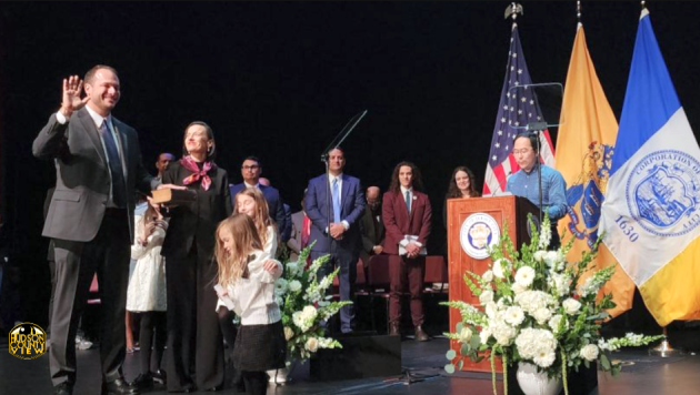 Solomon sworn in by Kim as 50th mayor of Jersey City at NJCU ceremony ...